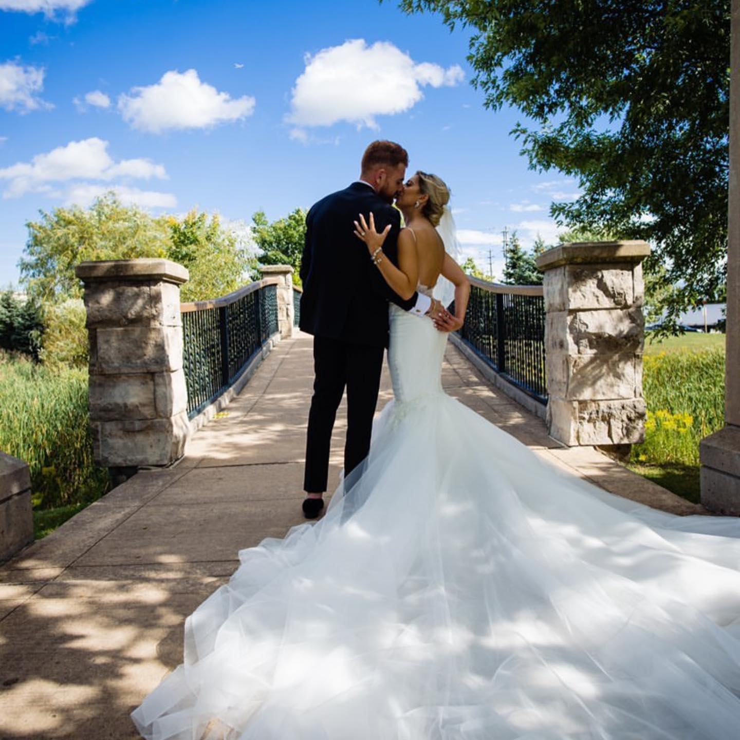 Avenue 22 Bridal