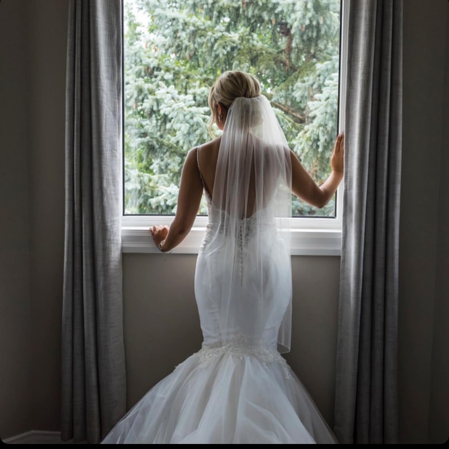 Avenue 22 Bridal